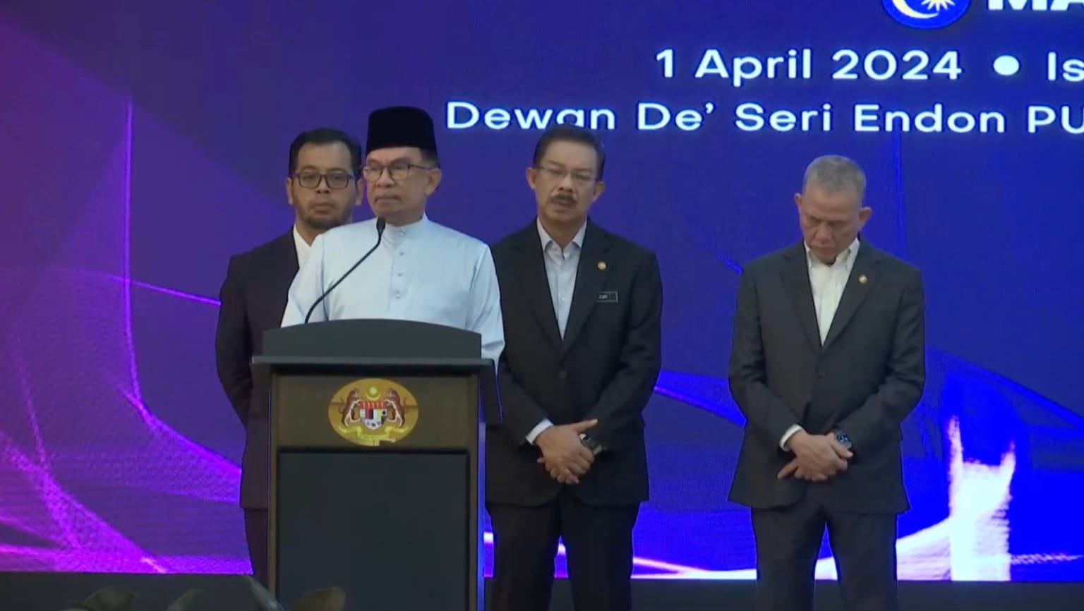 PMX Makes U-Turn, Announces RM500 Special Hari Raya Aid for Grade 56 Civil Servants & Below ...